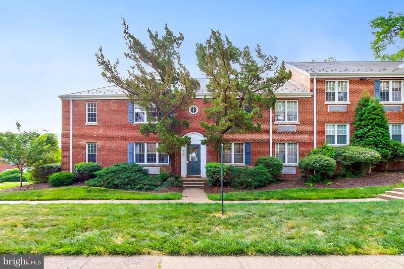 3 Auburn Court, Alexandria, VA 22305